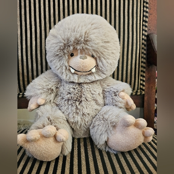 Jellycat | Toys | Authentic Jellycat Bo Bigfoot Plush New Nwt | Poshmark
